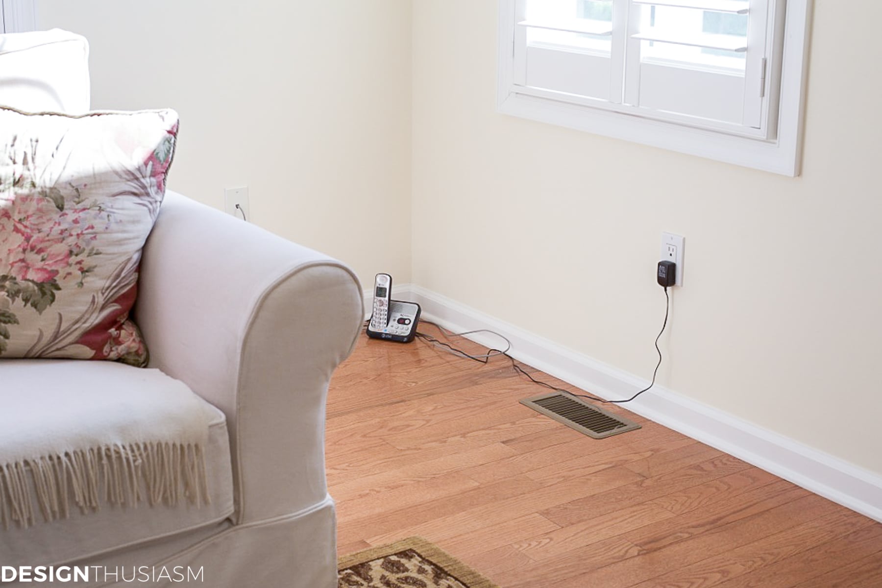 Small Accent Table How To Decorate A Tiny Living Room Corner Small Accent Table How To Decorate A Tiny Living Room Corner