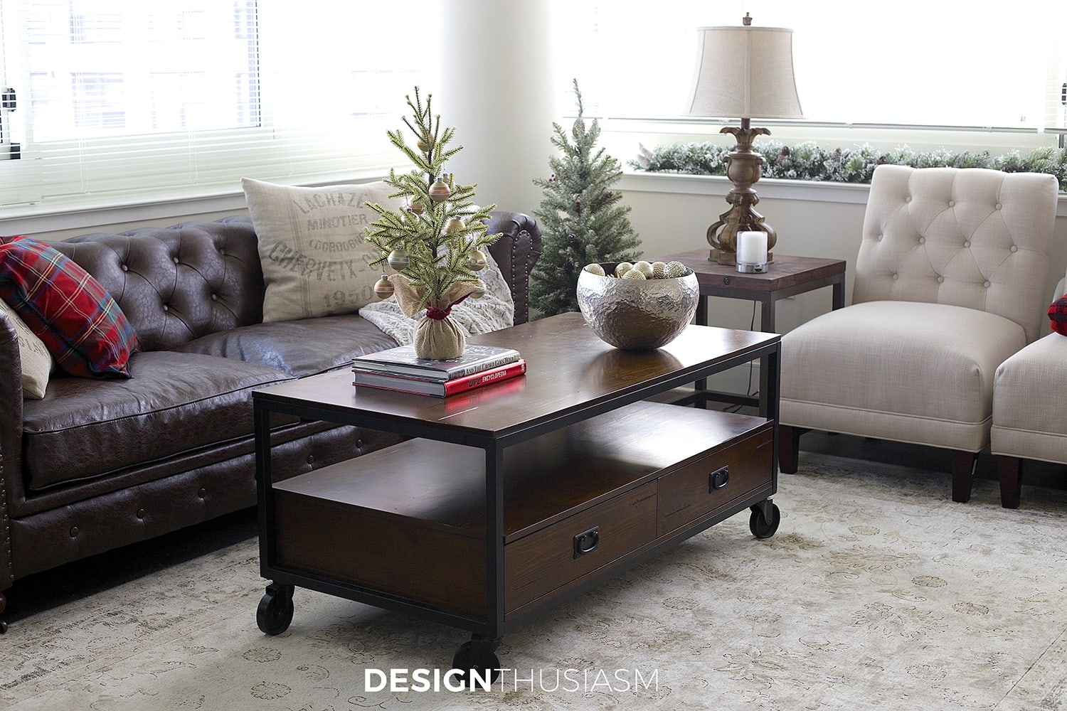 12 Easy Holiday Decorating Ideas For A Small Apartment