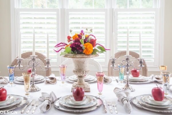 Apple Decor: Celebrating the Fall Harvest with a Colorful Table Setting