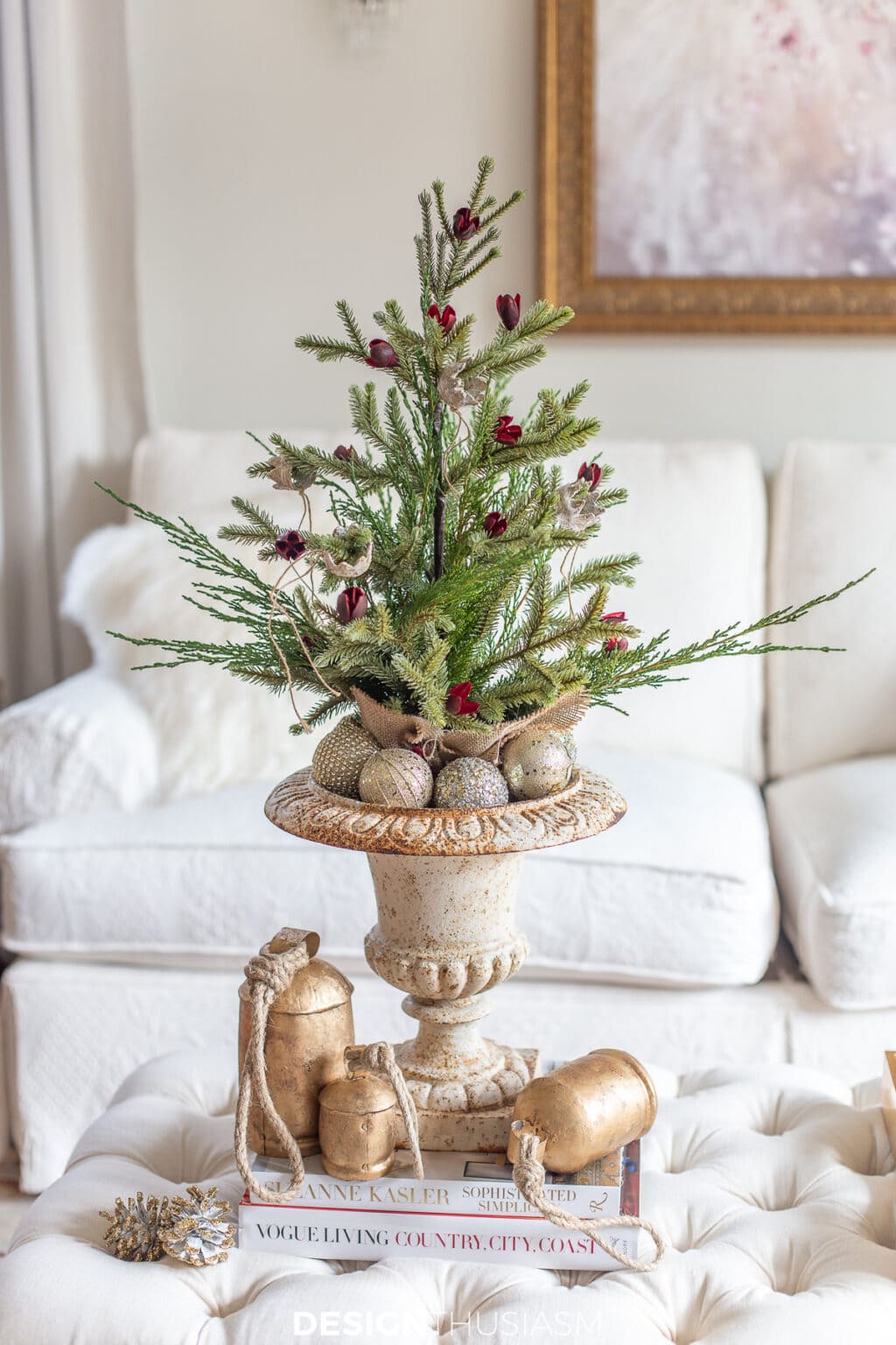 Mini Christmas Tree: Super Easy Holiday Living Room Decor