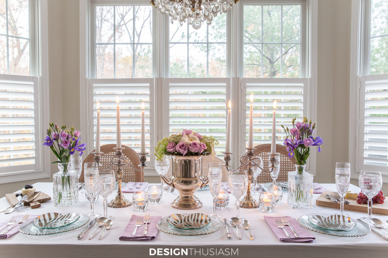 Party Table Decorations: Using Silver Tabletop Decor for New Years Dinner