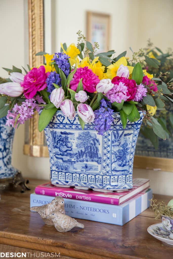 Spring Decorating: Styling a Seasonal Vignette with Chinoiserie