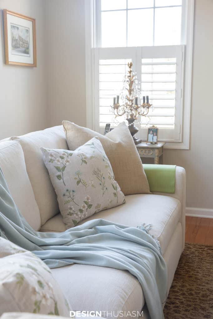 Tranquil Spring Decor Using a Soft, Light Spring Color Palette